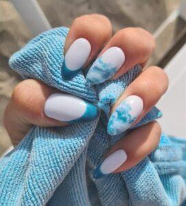 Stunning Blue Beach Nails - Top 21 Summer Manicure Ideas