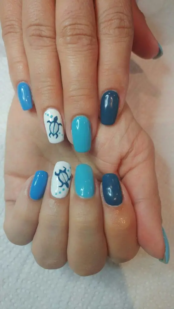 Stunning Blue Beach Nails - Top 21 Summer Manicure Ideas